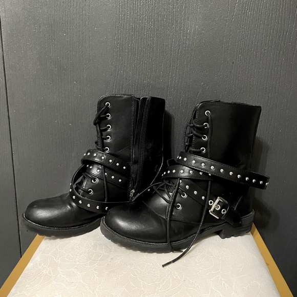 Hot Topic | Shoes | Hot Top Wrap Buckle Boots | Poshmark
